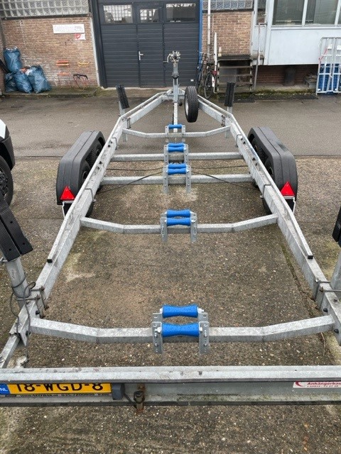Boottrailer, tandem-as, 3000 kg, No: 23 — Neefbak Verhuur